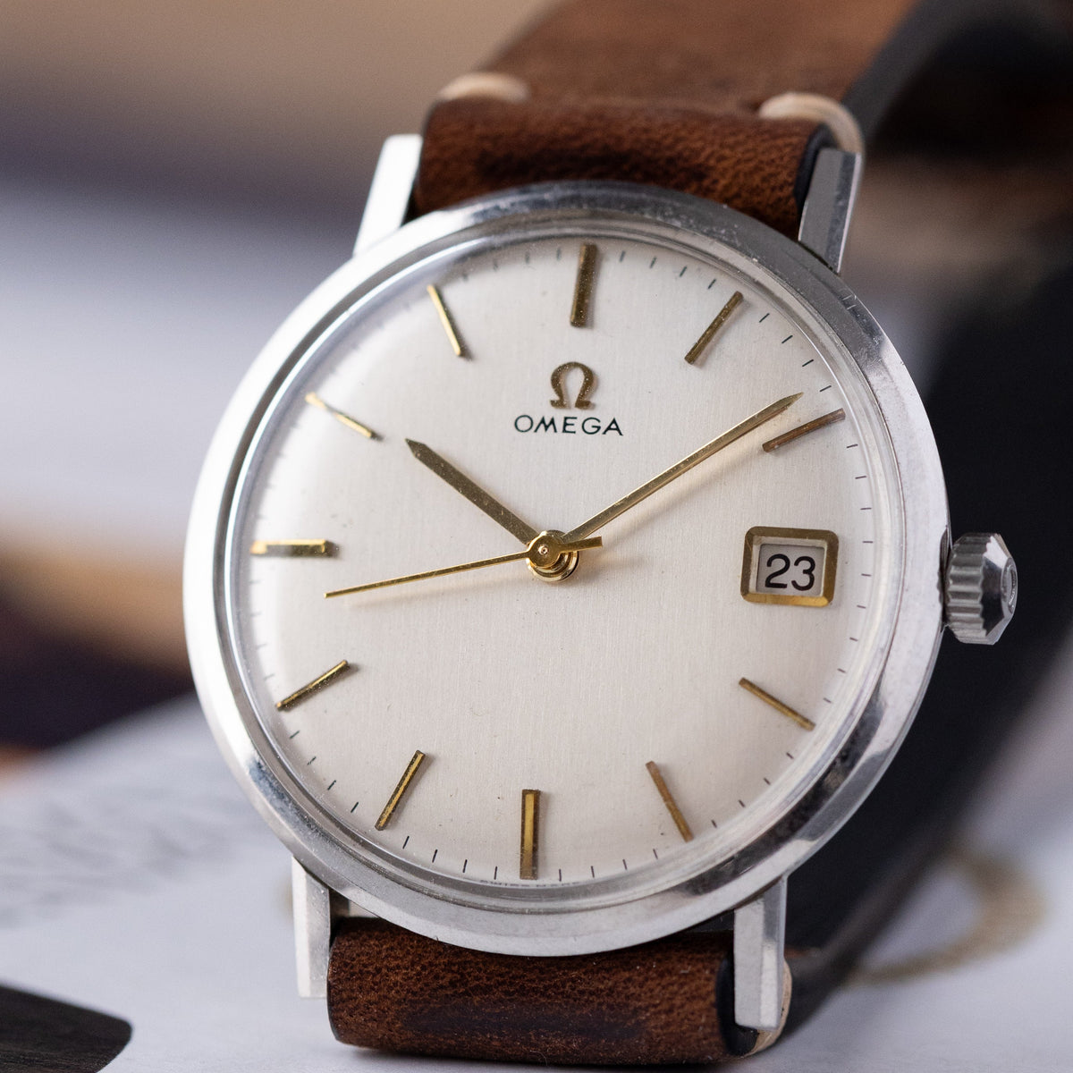 Vintage Omega Watch, Cream Dial, Date window, Cal. 610 from 1964 – DuMarko