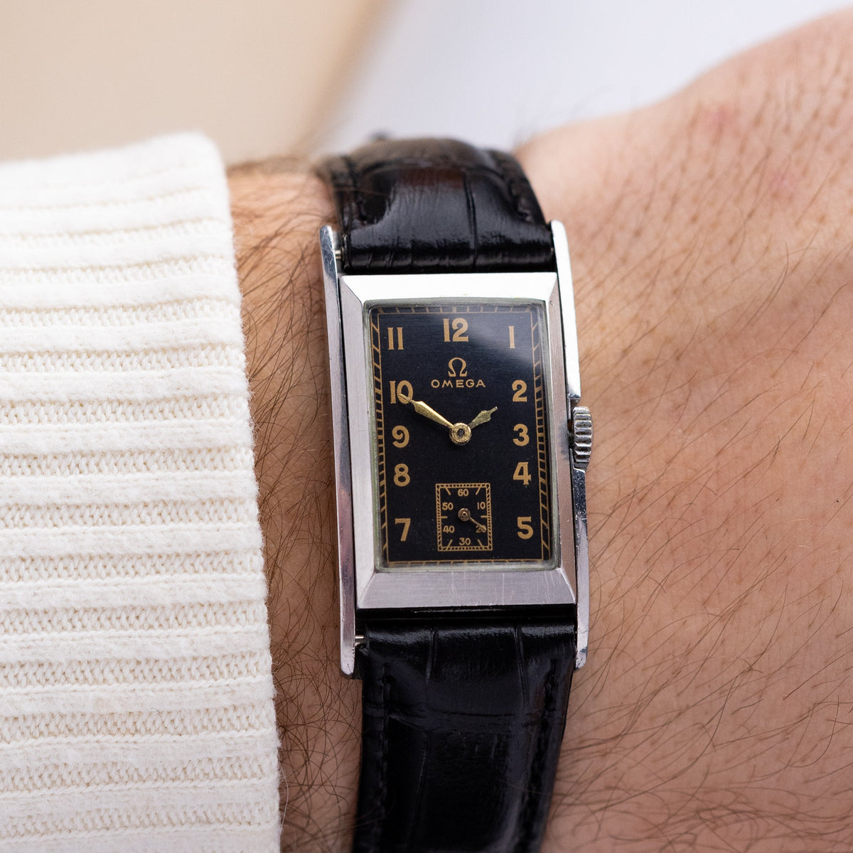 Omega Vintage Tonneau Pupitre Curvex Case, Cal. T17, Art Deco Style fr ...